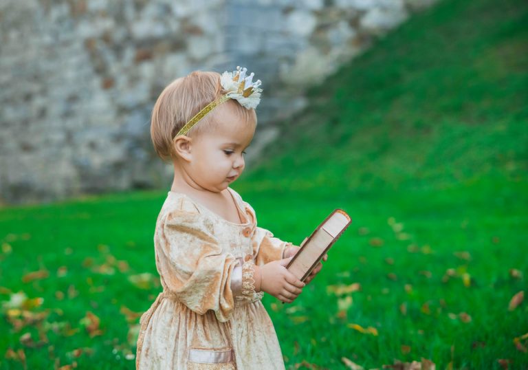 70 Girls Names Inspired by Medieval Princesses - The Naming Nook